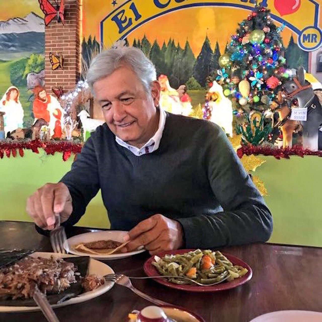 AMLO gasta medio millón de pesos en galletas y café para pre