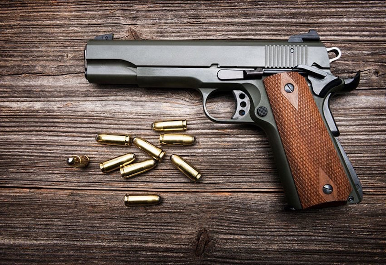 Sólo tres países permiten tener armas: México es uno