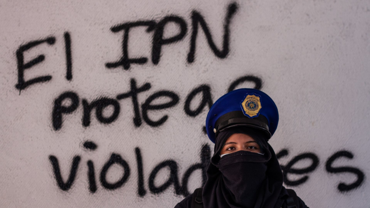 Feministas entregan instalaciones de la Voca 4 del IPN