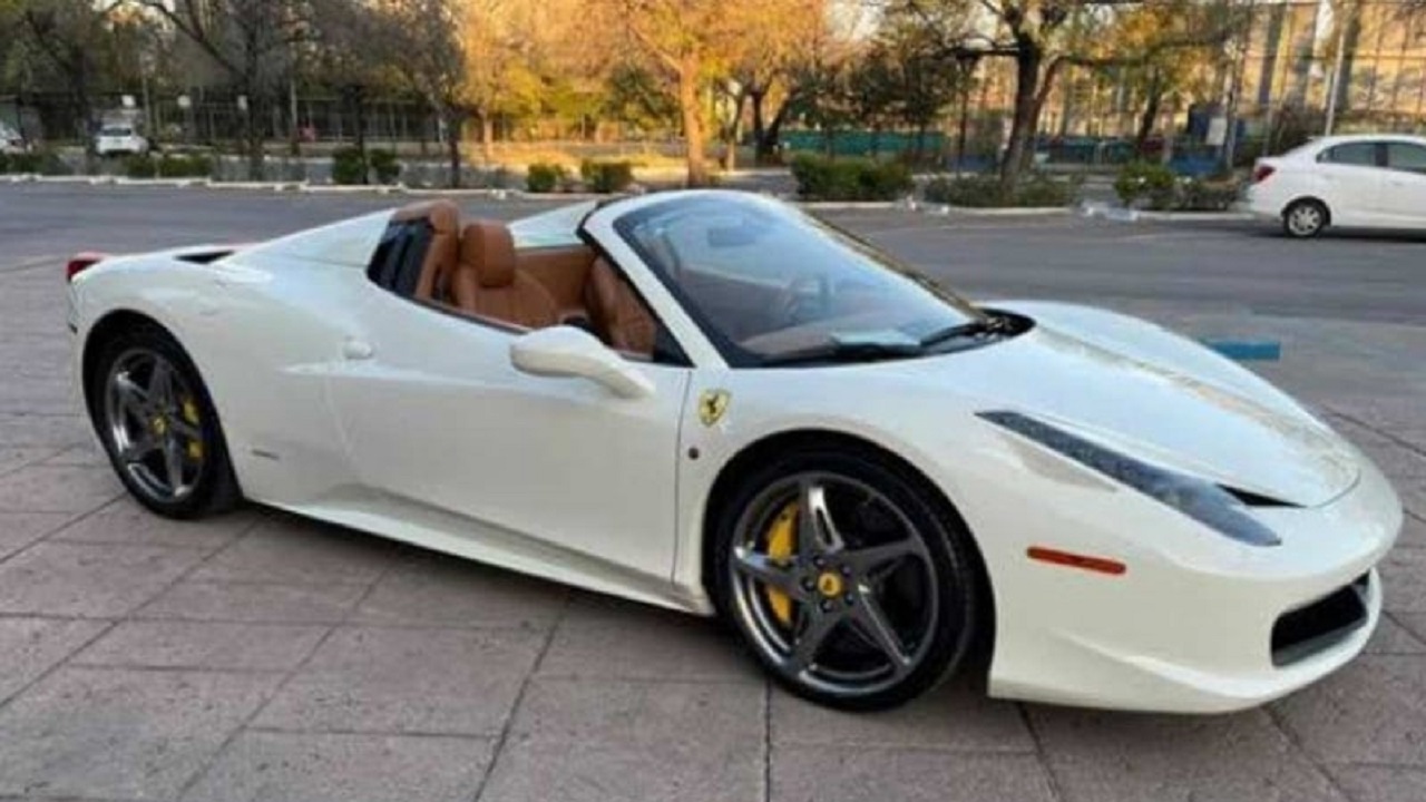 Hombre entrega tres Ferraris a cambio de una plaza en la aduana y lo ...