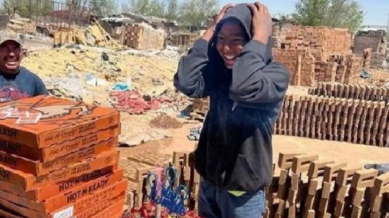 "Vinieron, sí vinieron", sorprenden a joven que pidió pizza y refresco ...