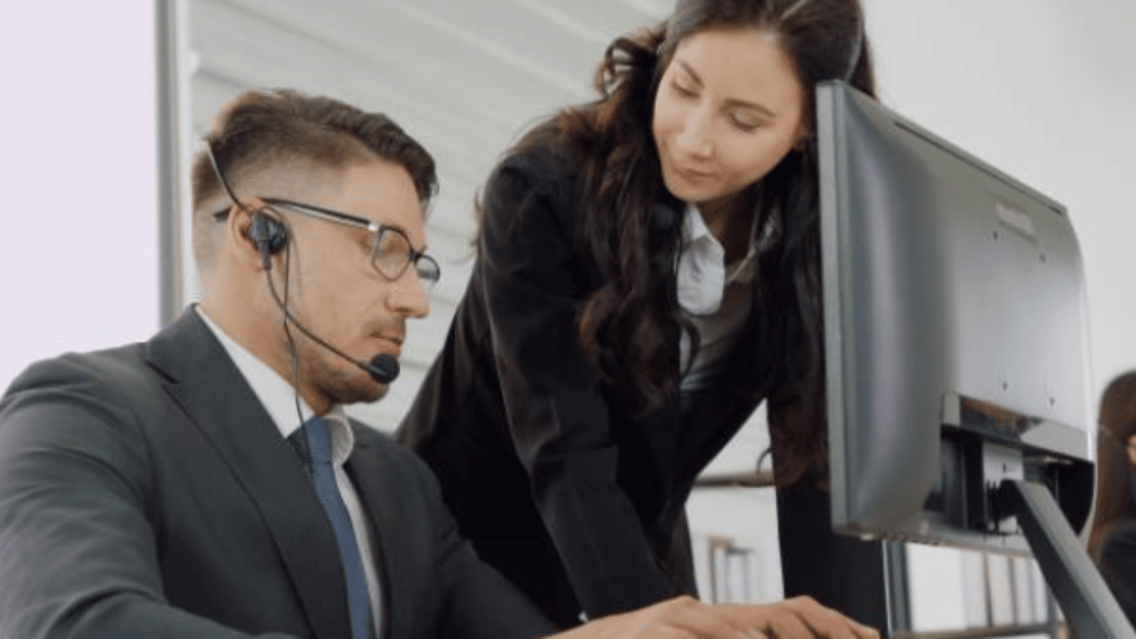 Despiden a empleado de call center por llamarse a sí mismo para no ...